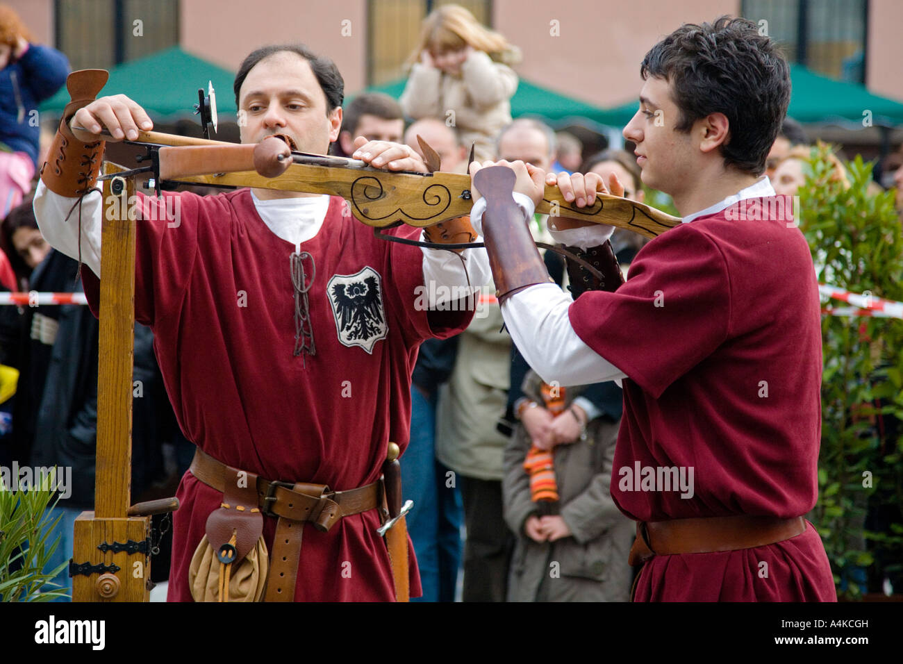 Medieval crossbow hi-res stock photography and images - Alamy