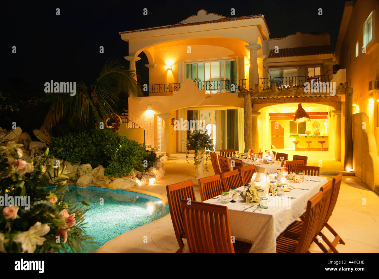 Fine dining at a resort Stock Photo - Alamy