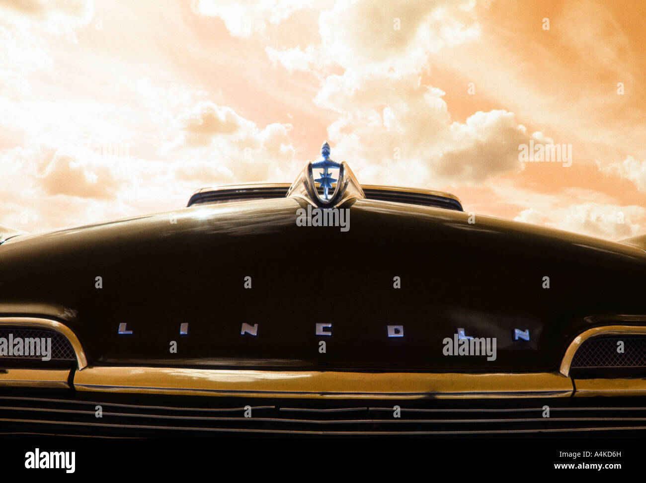 Lincoln automobile badge hi-res stock photography and images - Alamy