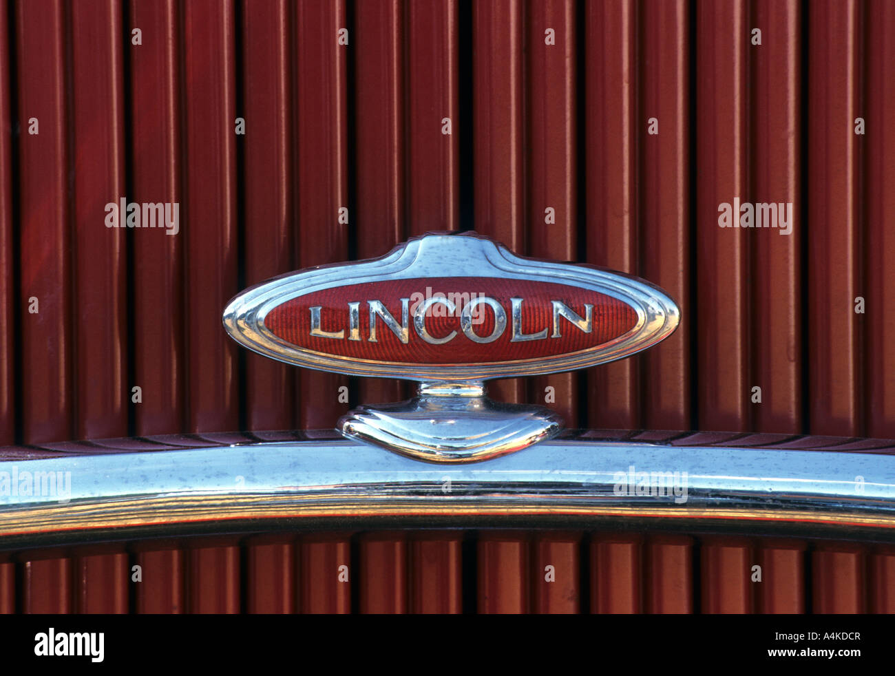 Lincoln automobile badge hi-res stock photography and images - Alamy