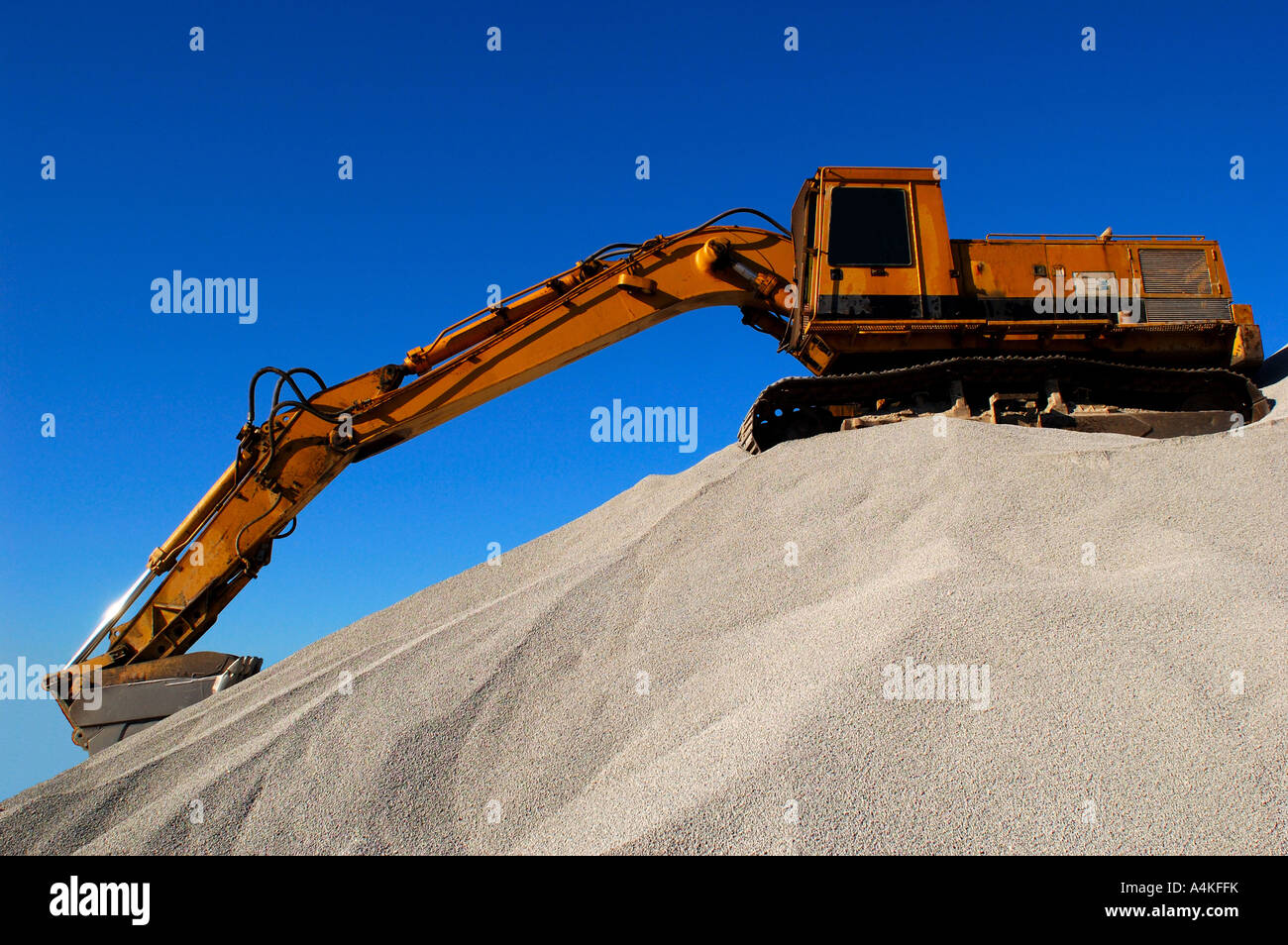 Crane grab hi-res stock photography and images - Alamy
