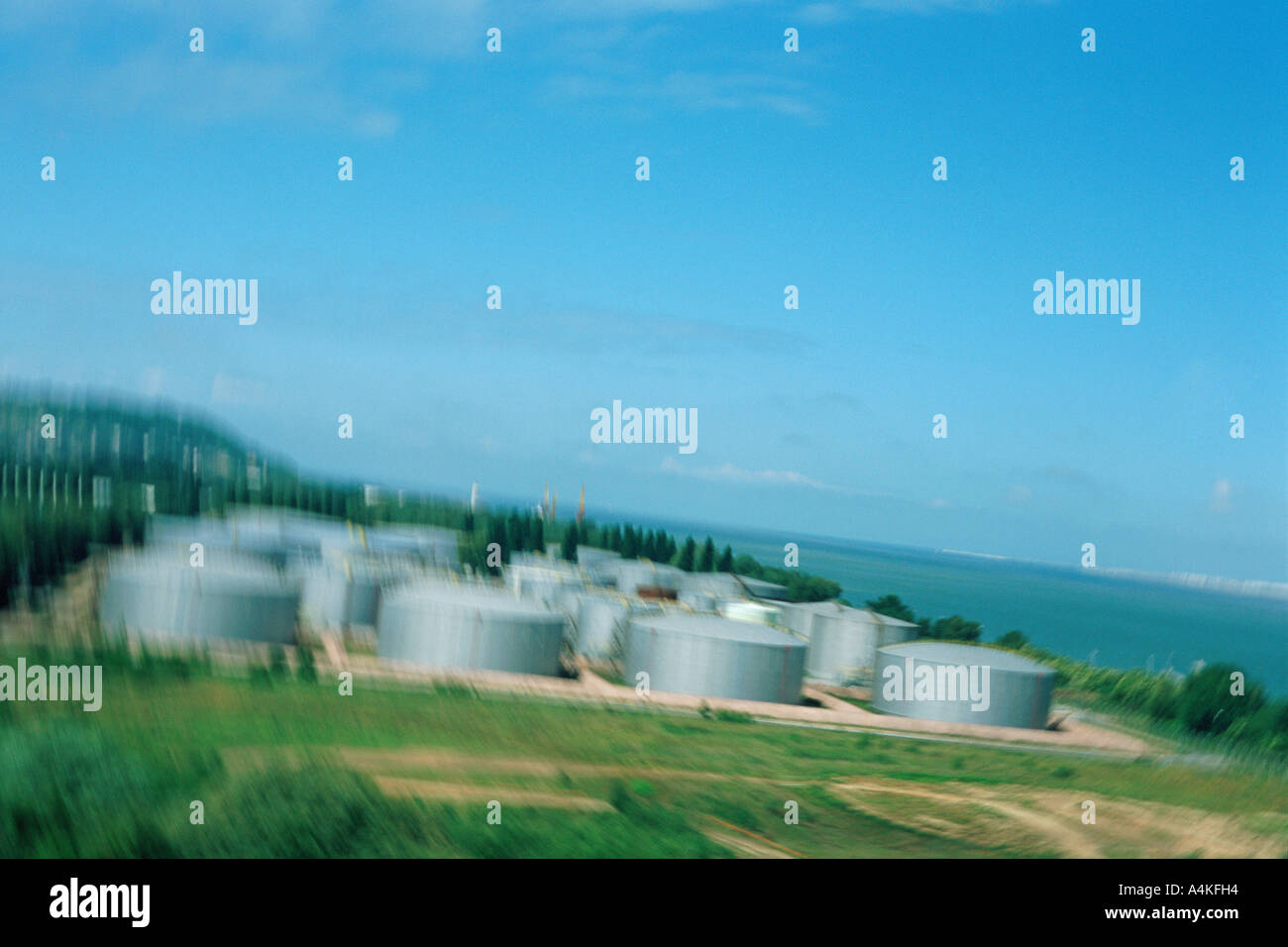 Tank tanks hydrocarbon hi-res stock photography and images - Alamy