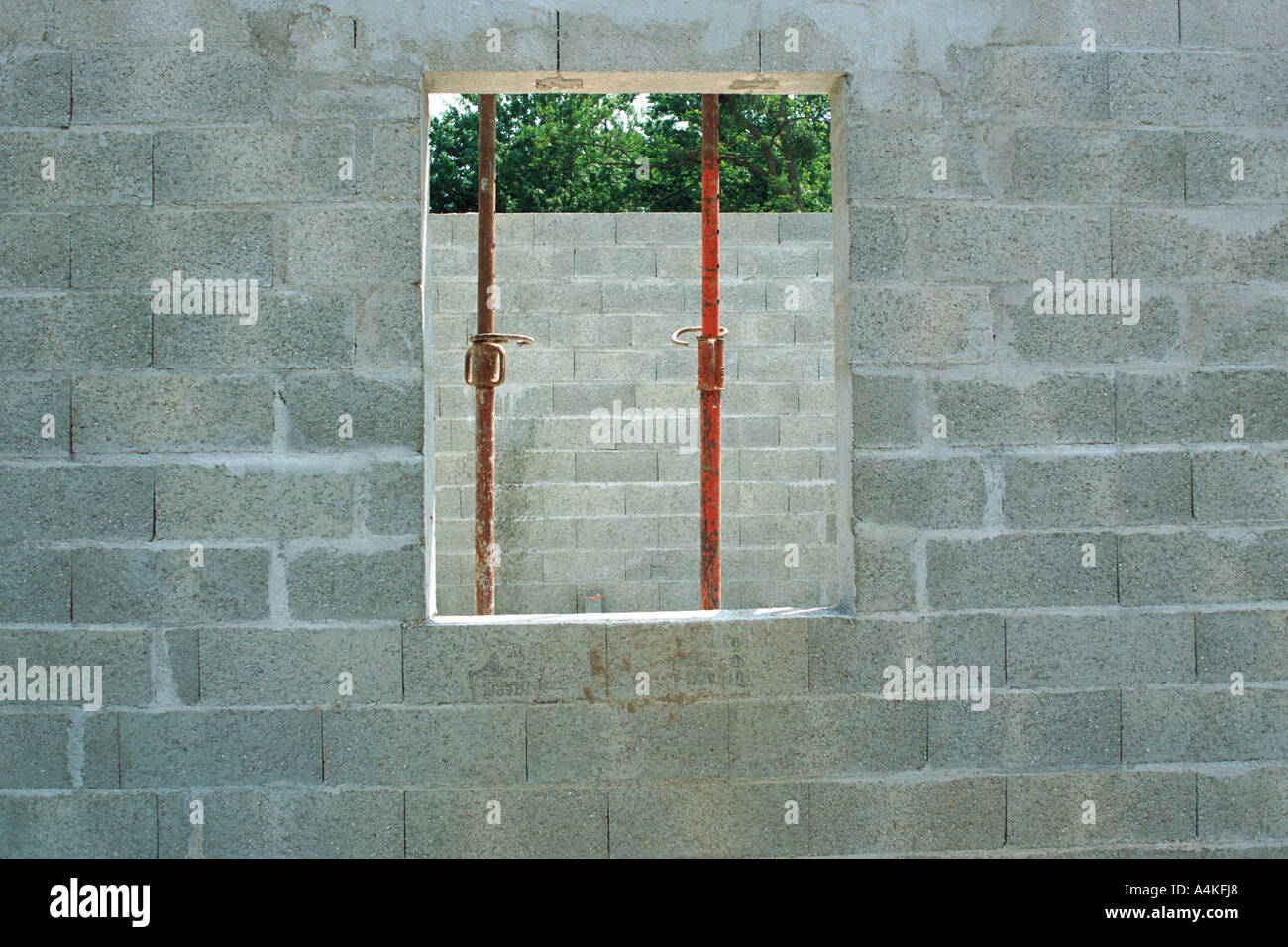 Cinder block housing hi-res stock photography and images - Alamy
