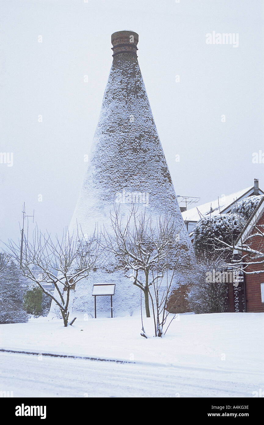 Nettlebed village hi-res stock photography and images - Alamy