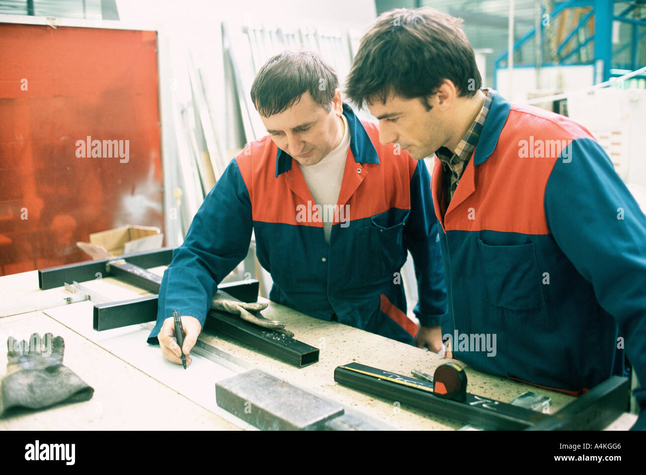 Trainer apprentice hi-res stock photography and images - Alamy