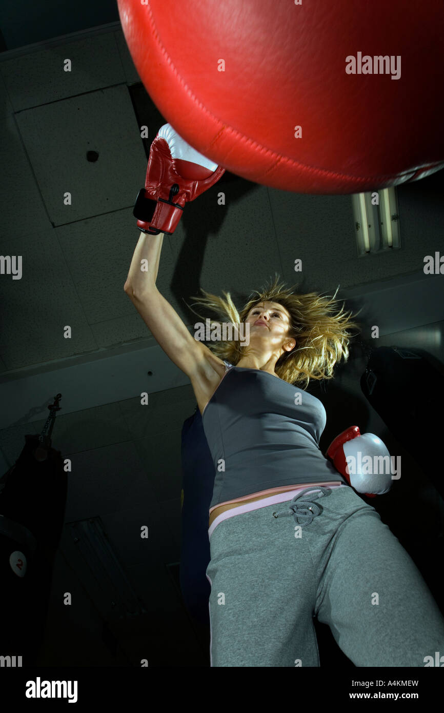 2006 12 07 Switzerland Geneva Woman training in a boxing center Stock ...
