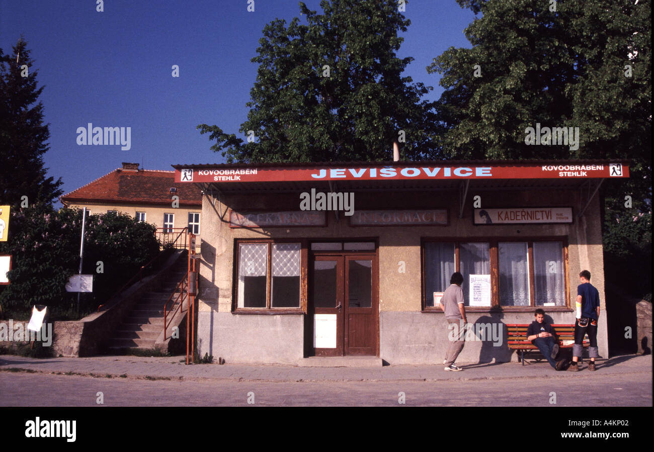 bus stop in summer Stock Photo - Alamy