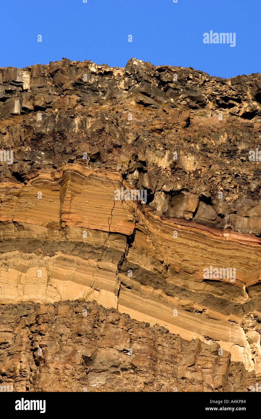 Sedimentary rock layers along hi-res stock photography and images - Alamy