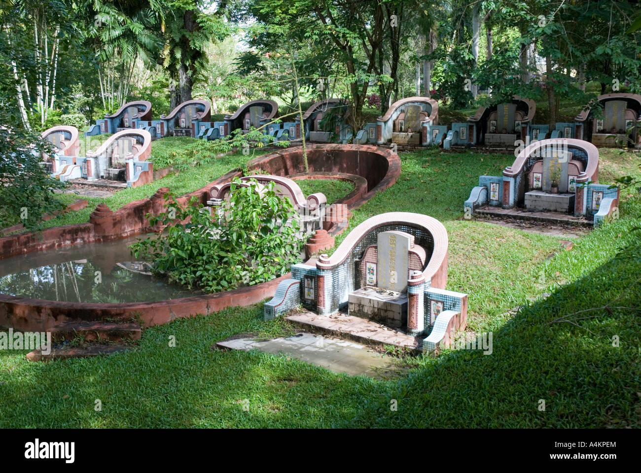 Malaysia tombs burial hi-res stock photography and images - Alamy
