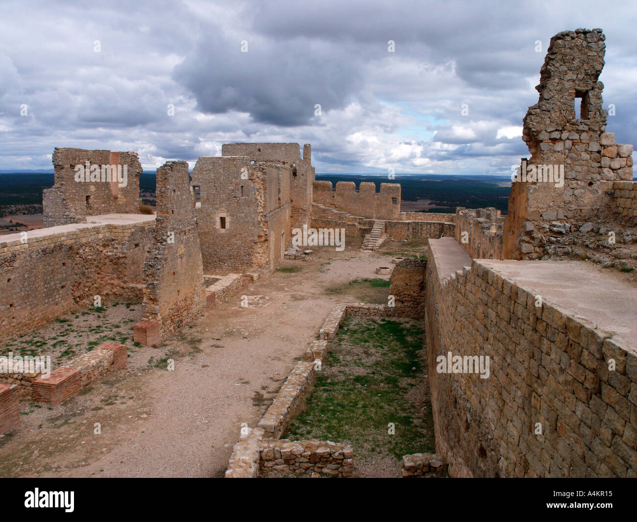 Ruins castle gormaz hi-res stock photography and images - Alamy