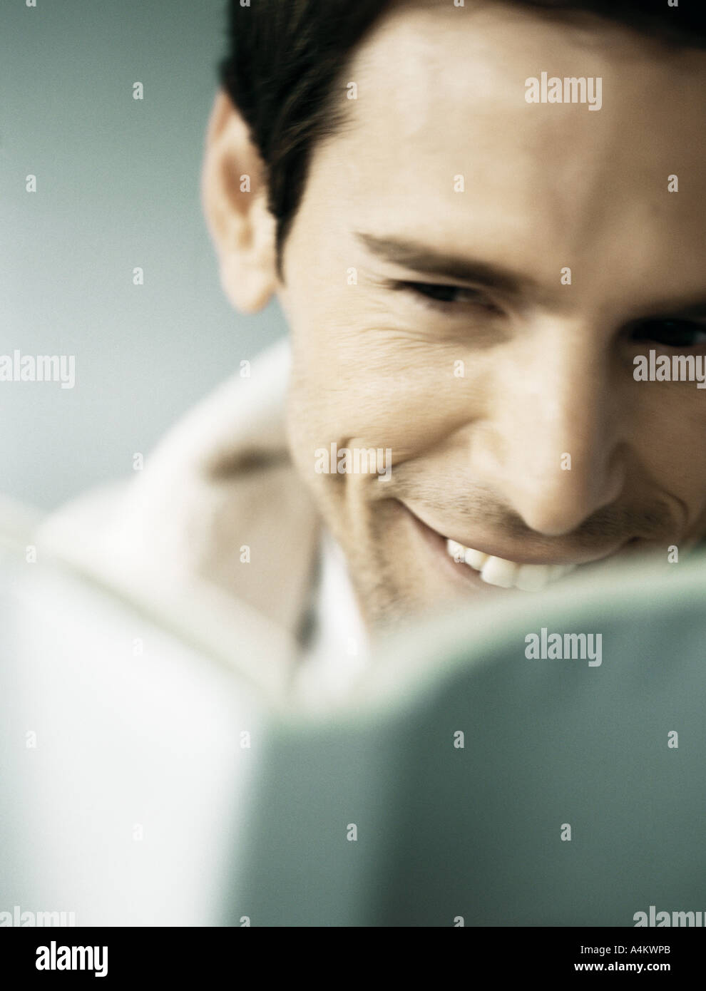 Smiling faces reading hi-res stock photography and images - Alamy