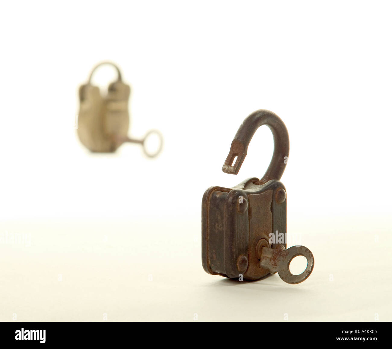 Locks and keys hi-res stock photography and images - Alamy