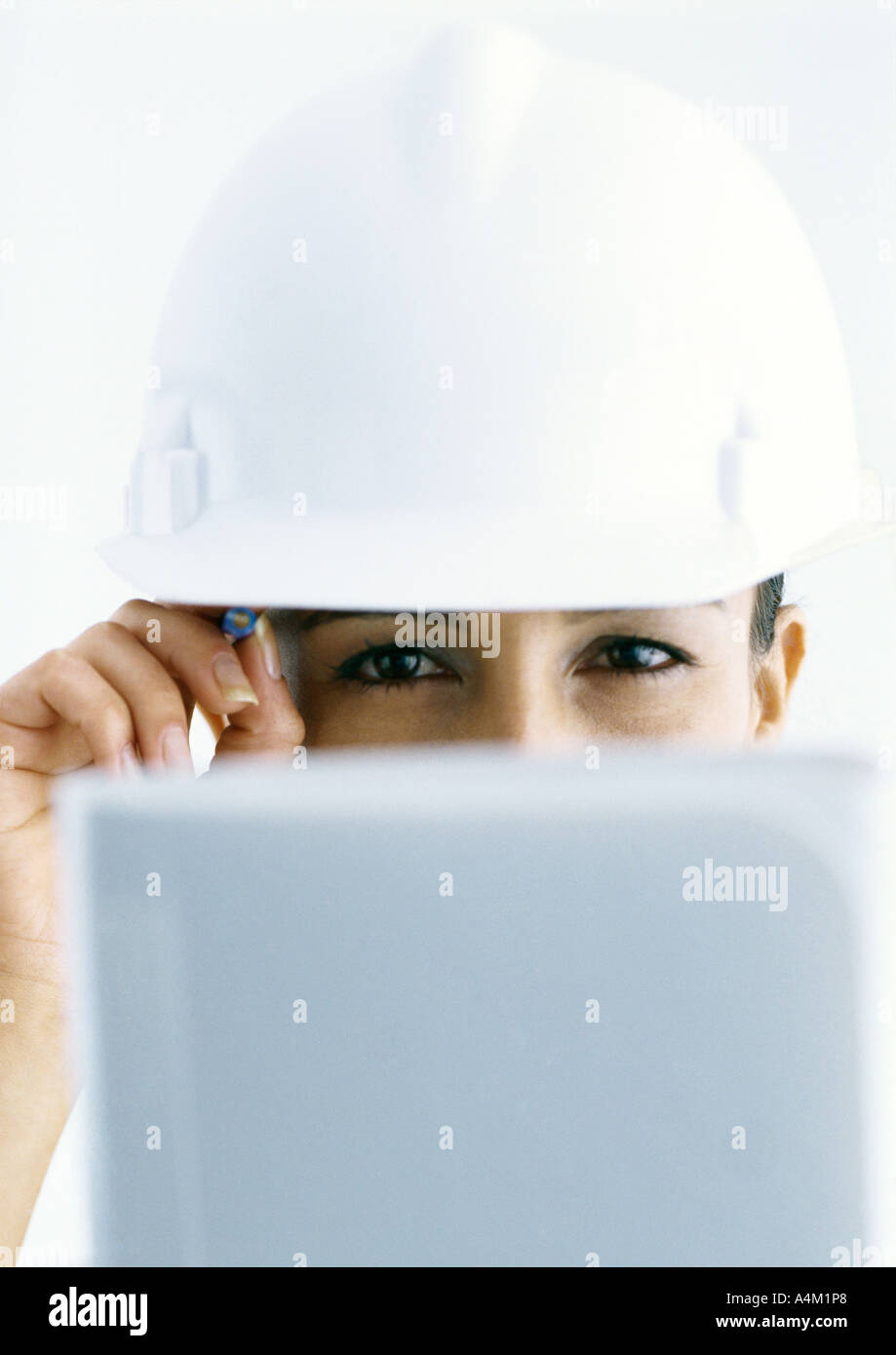 Hard working womens hi-res stock photography and images - Alamy
