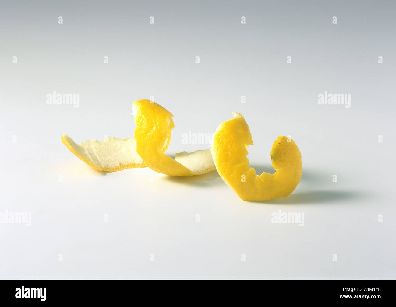 Lemon rinds hi-res stock photography and images - Alamy