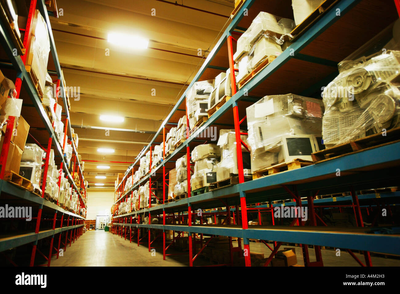 Stockroom aisle hi-res stock photography and images - Alamy