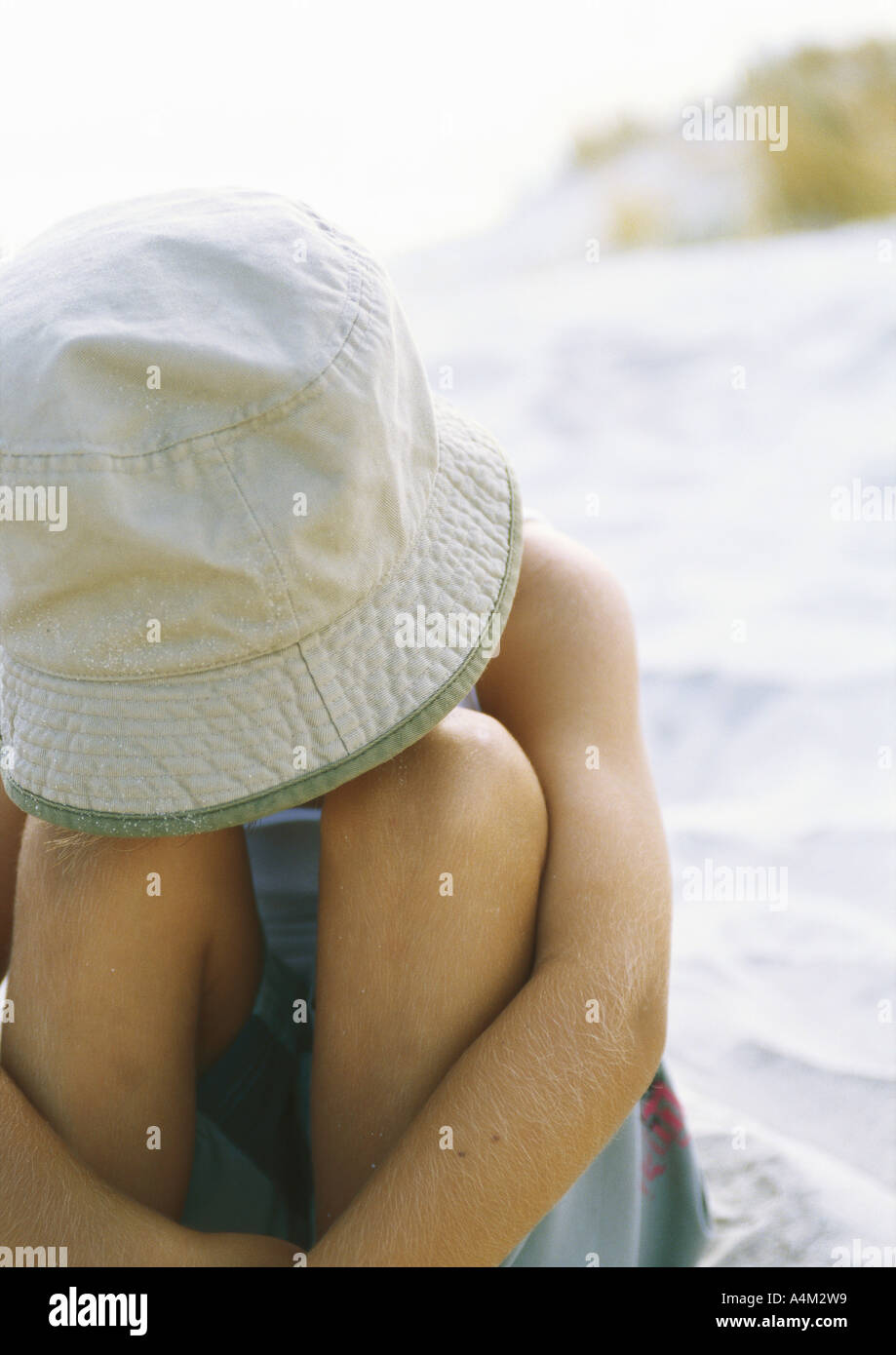 Sad images boy hi-res stock photography and images - Alamy