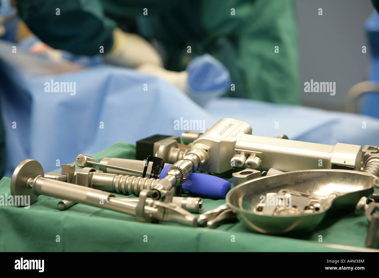 DEU Germany Knee surgery artificial knee joint Stock Photo - Alamy