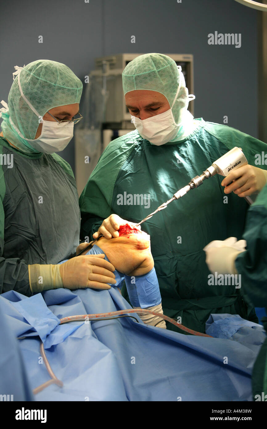 DEU Germany Knee surgery artificial knee joint Stock Photo - Alamy