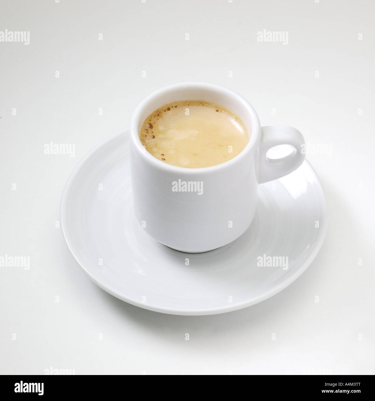 Teacups and saucers cutout hi-res stock photography and images - Alamy