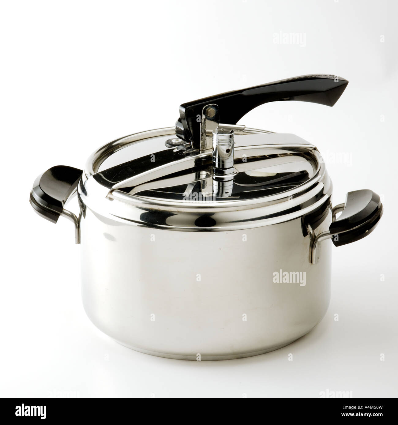 Steaming cooking pot Stock Photo - Alamy