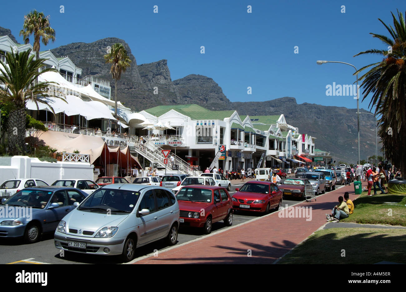 Camps bay promenade hi-res stock photography and images - Alamy