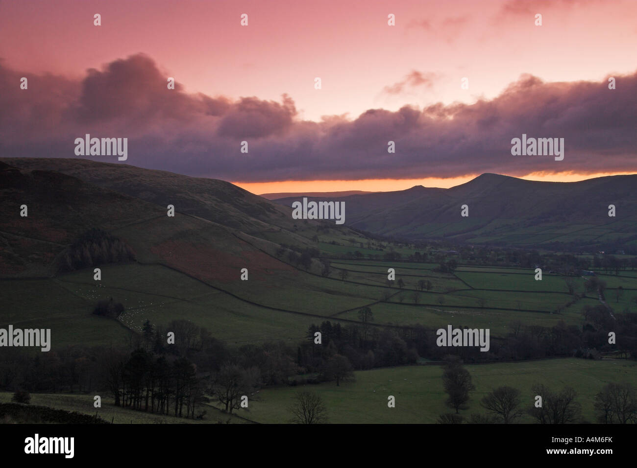 Dawn in Edale, Peak District National Park, Derbyshire, England Stock ...