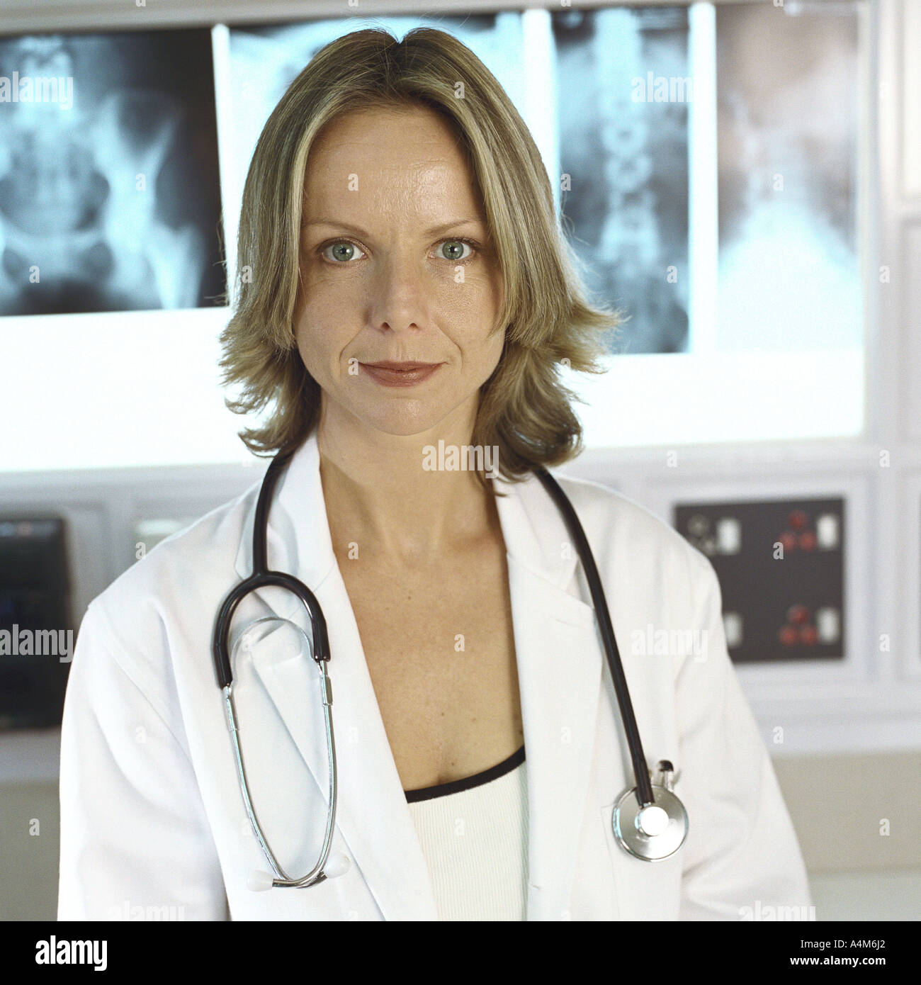 X ray of female pelvis hi-res stock photography and images - Alamy
