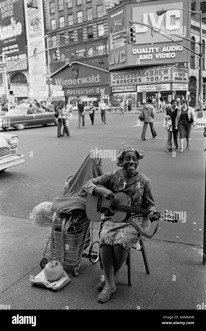 1970s times square Black and White Stock Photos & Images - Alamy