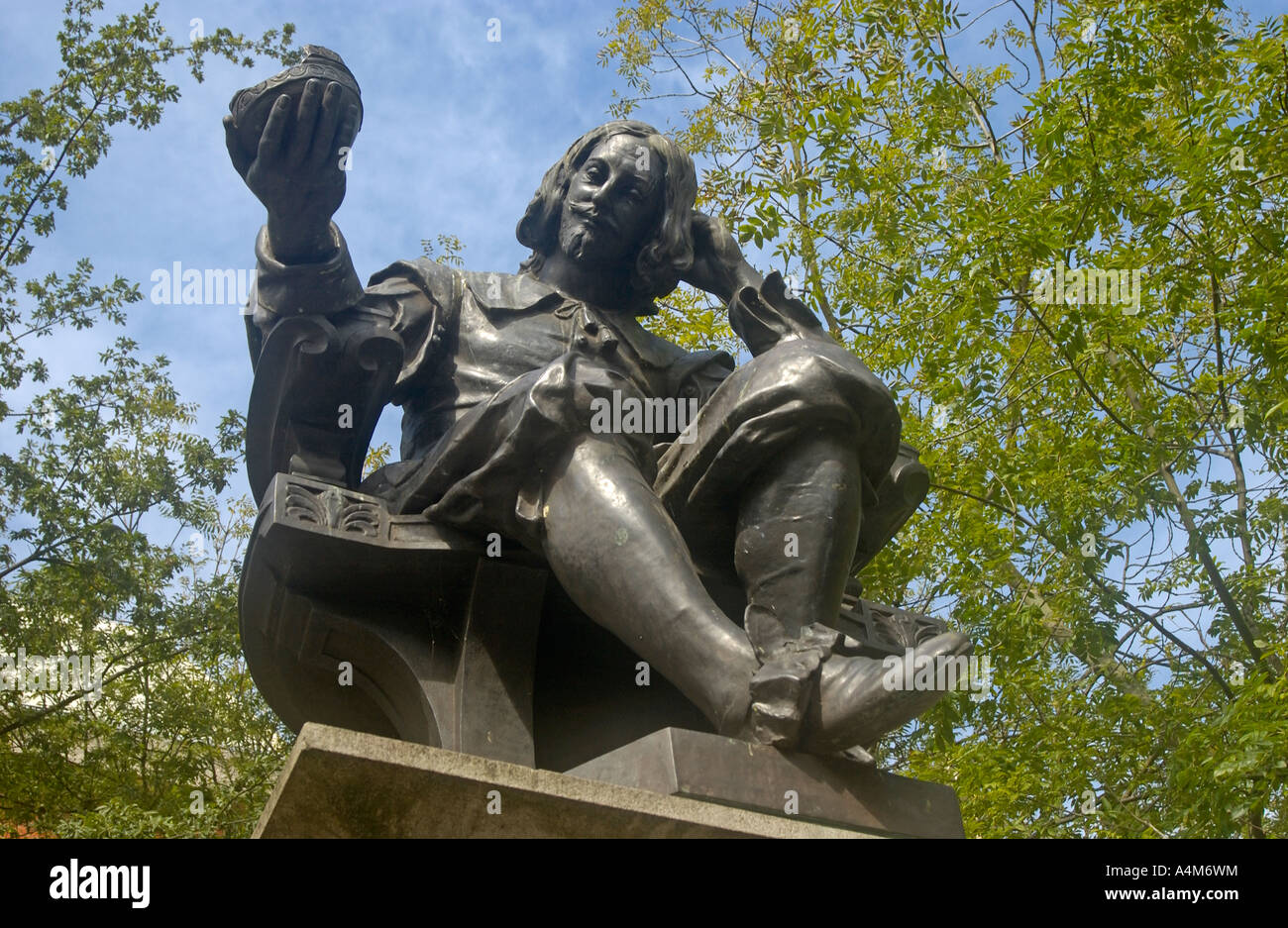 Statue of Sir Thomas Browne, Hay Hill, Norwich, Norfolk, England, UK ...
