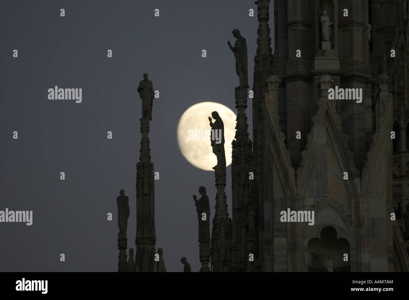 Moon statue hi-res stock photography and images - Alamy
