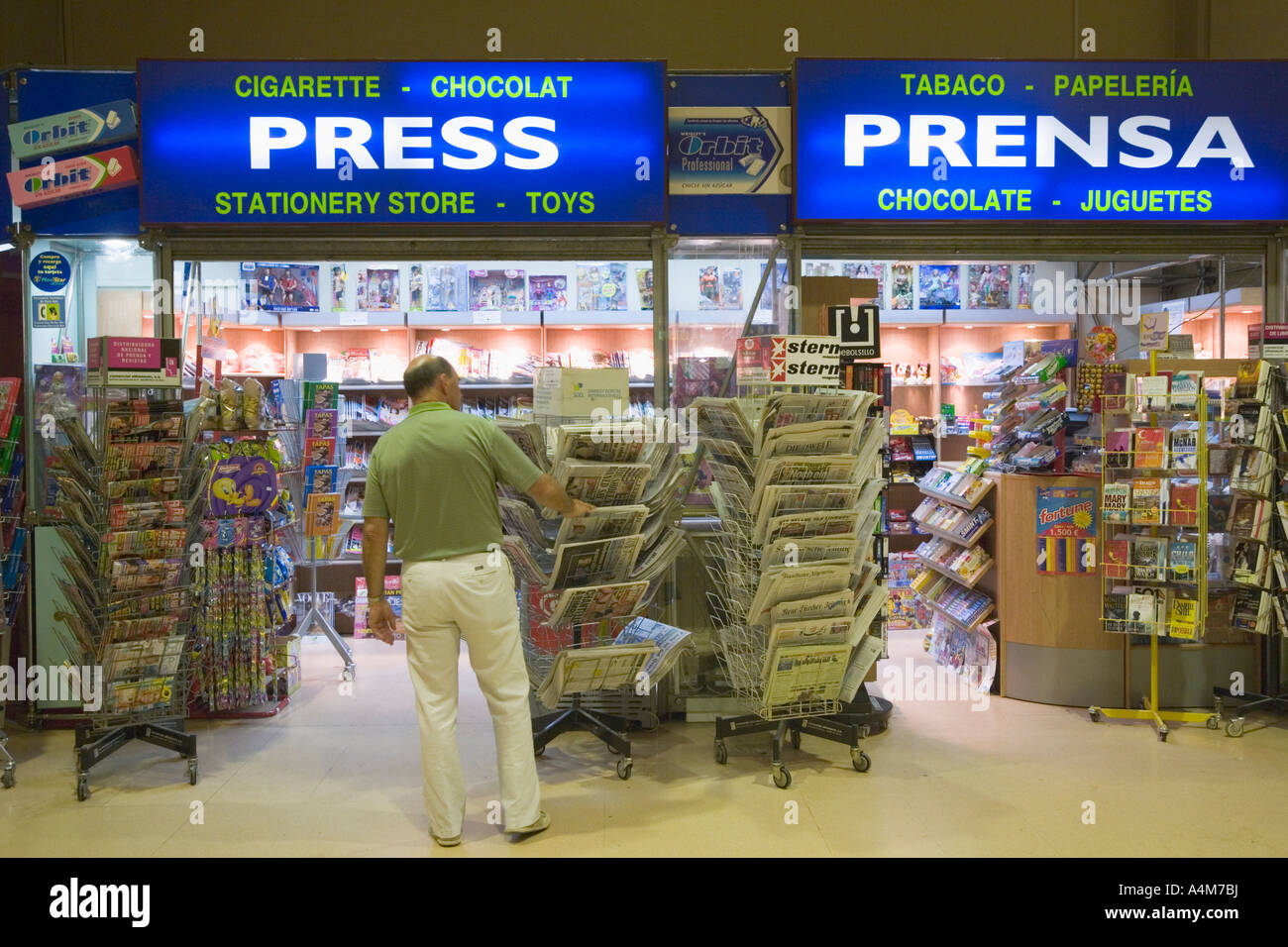 Spanish newspaper hi-res stock photography and images - Alamy