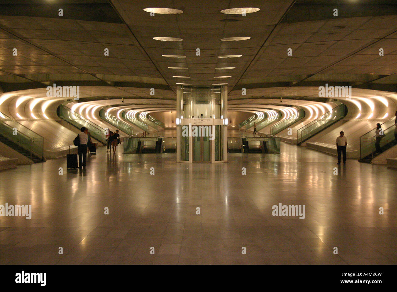 Atrium of Lisbon Orient Station by Architect Santiago Calatrava leading ...