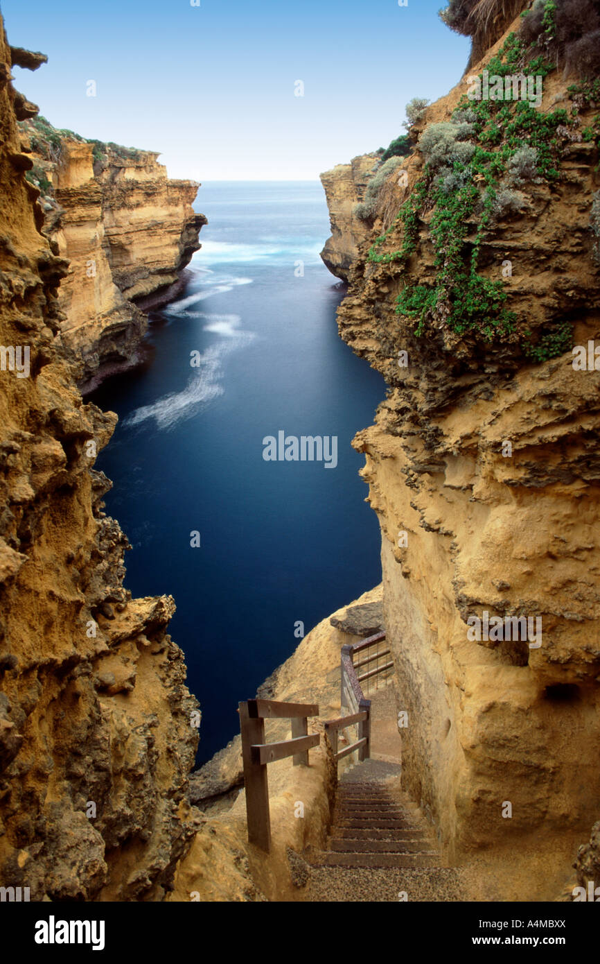 The inlet leading to thunder Cave along the Great Ocean Road in ...
