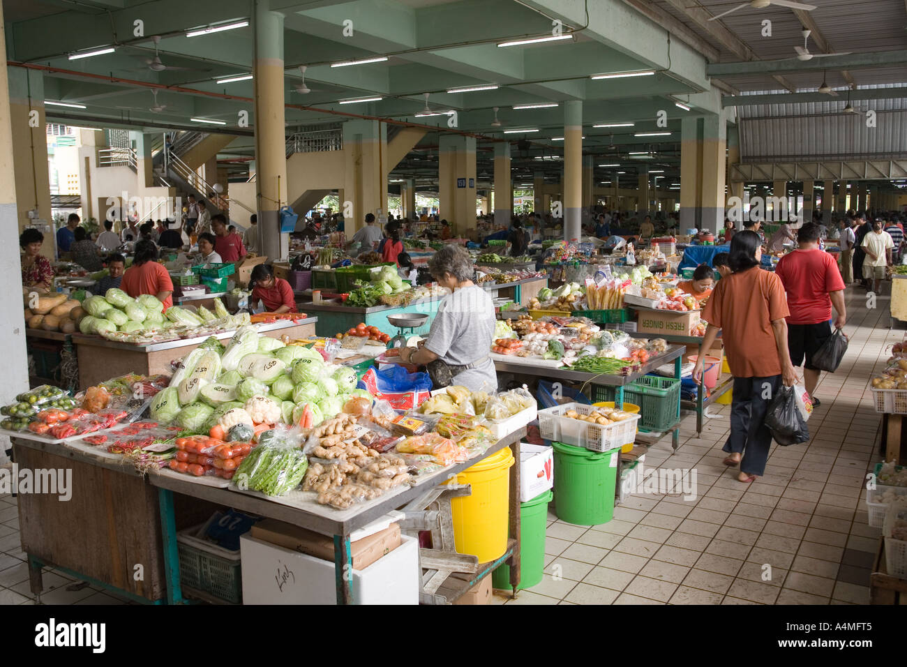 Malaysia Sarawak Sibu central market interior Stock Photo - Alamy