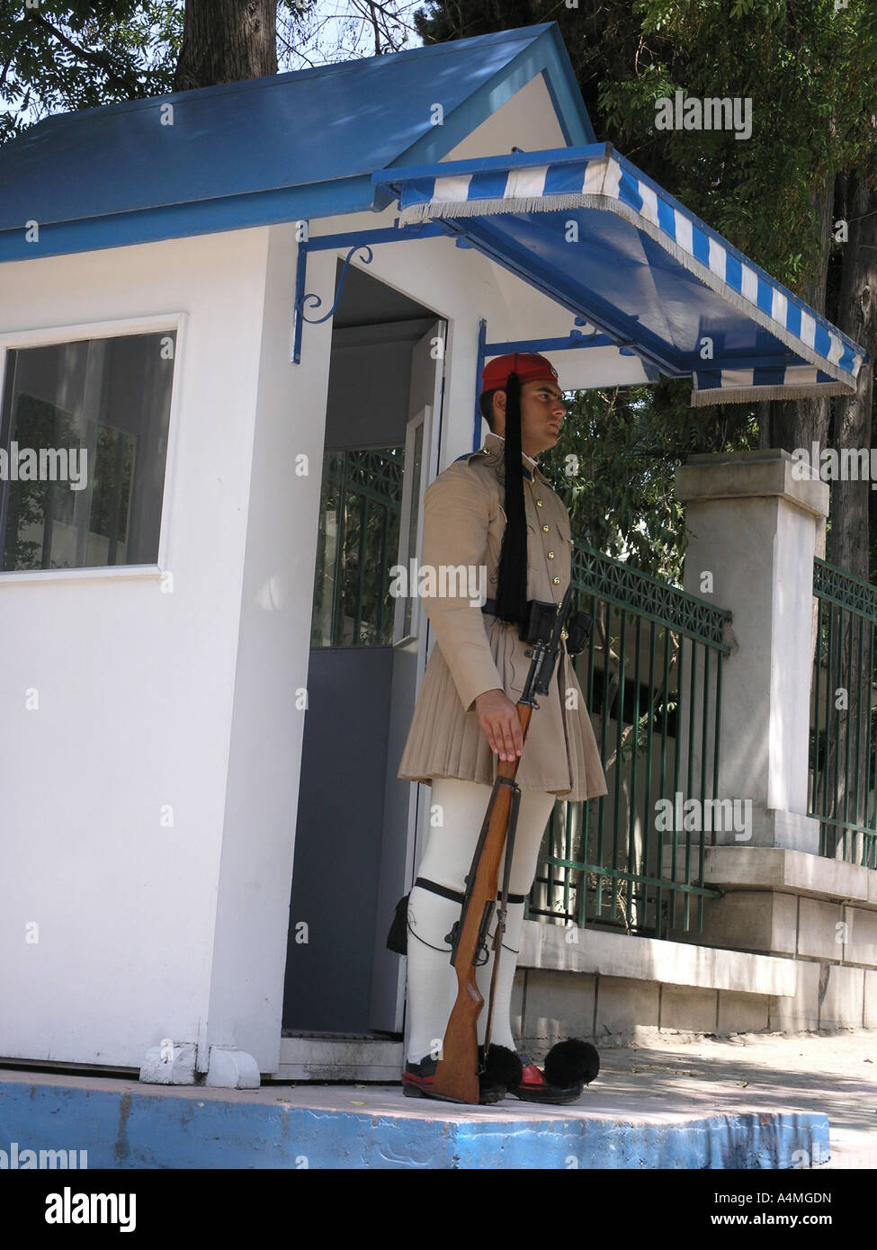 Evzone guard Presidential Palace Athens Greece Stock Photo - Alamy