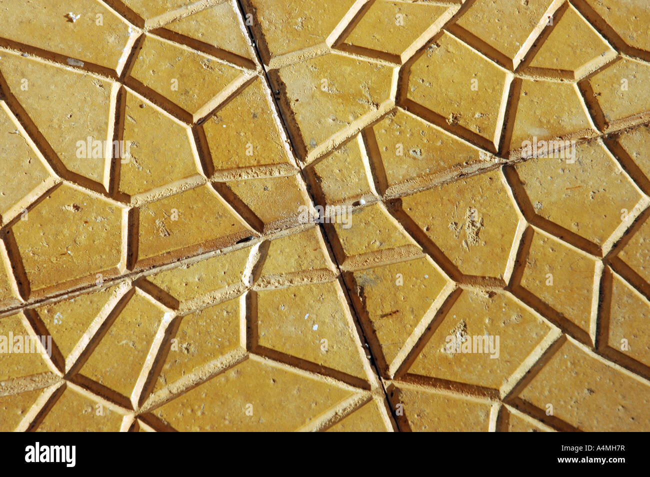 Random paving tiles pattern hi-res stock photography and images - Alamy
