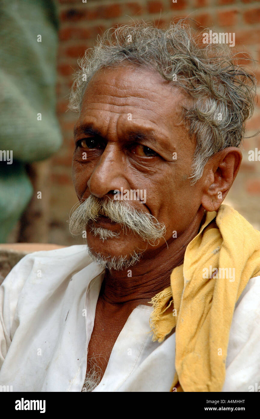 man in market street in Kerala india Stock Photo - Alamy