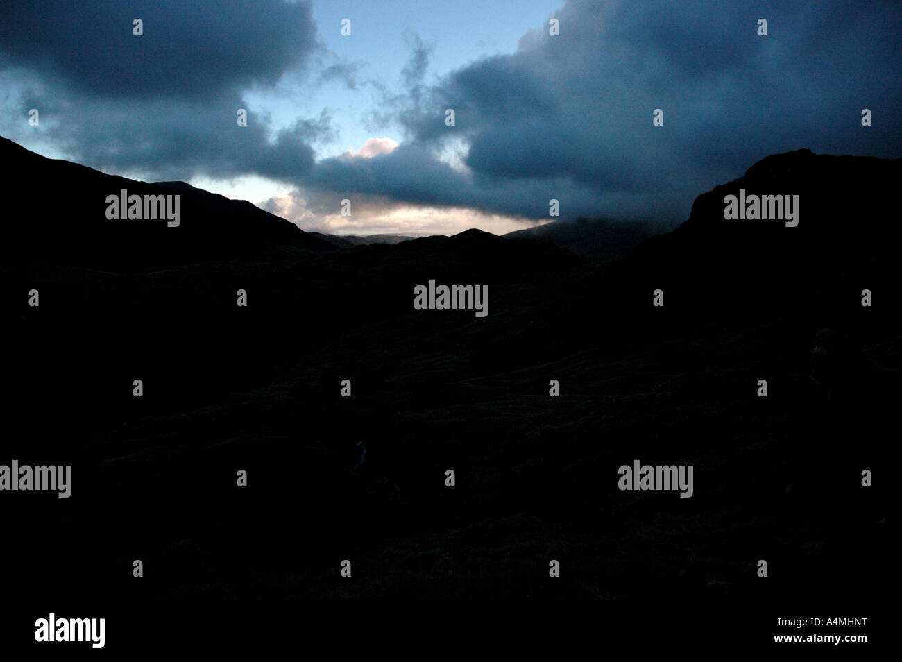Snowdonia night sky hi-res stock photography and images - Alamy