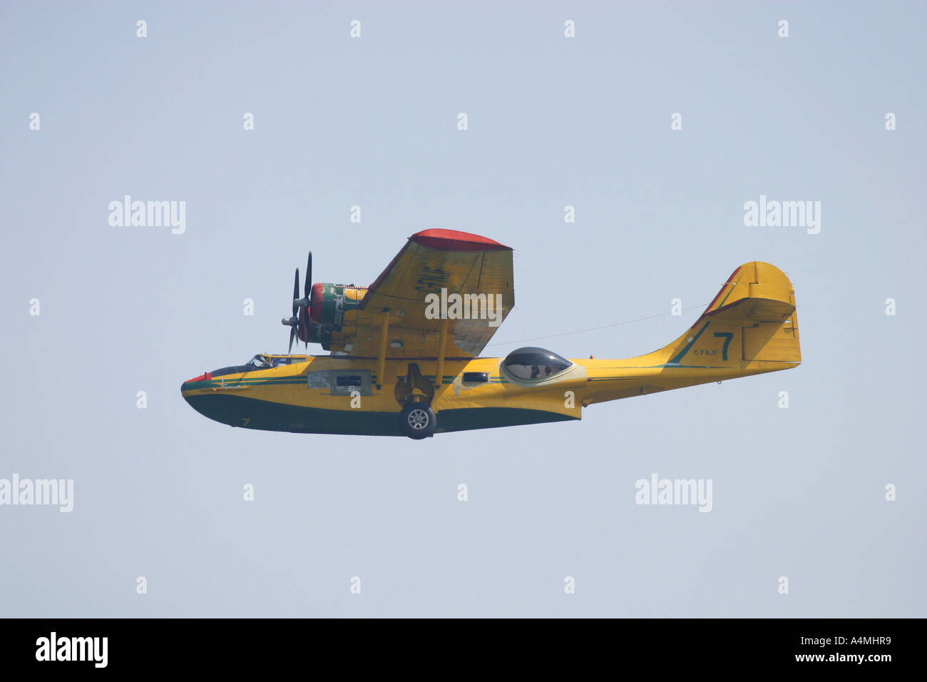 Fire bomber hi-res stock photography and images - Alamy