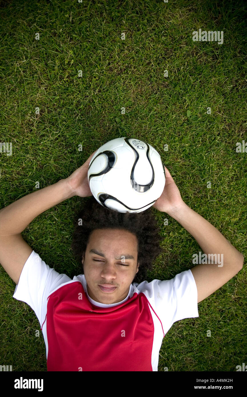Footy player hi-res stock photography and images - Alamy