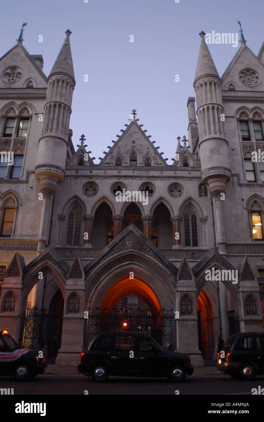 Old bailey courtroom hi-res stock photography and images - Alamy