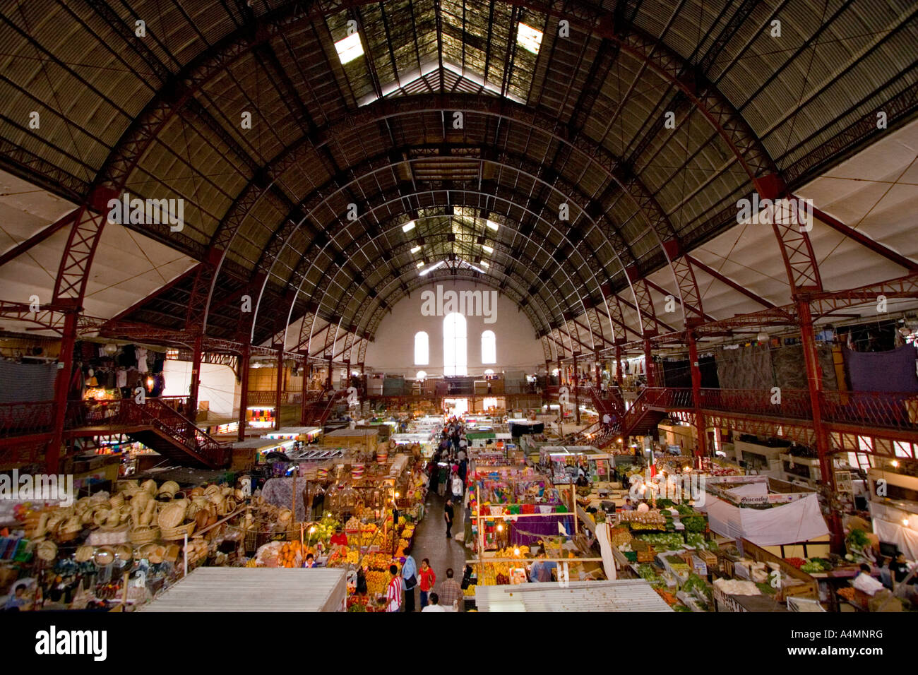Hidalgo Market, in Guanajuato (Mexico). Le marché Hidalgo, à Guanajuato ...