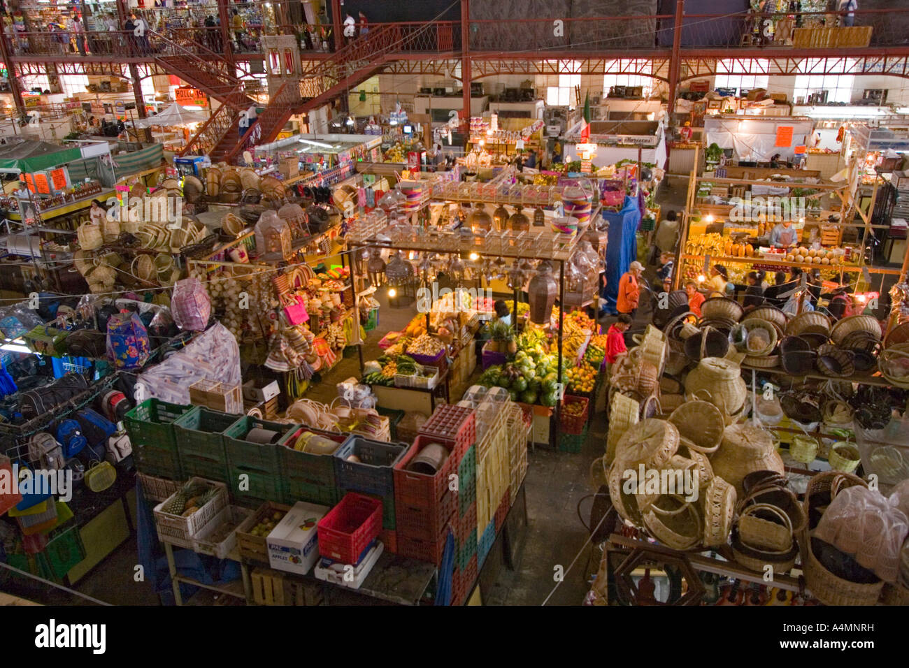 Hidalgo Market, in Guanajuato (Mexico). Le marché Hidalgo, à Guanajuato ...