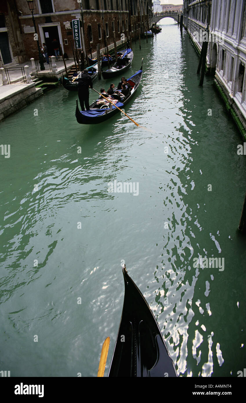 Gondola venice overhead hi-res stock photography and images - Alamy