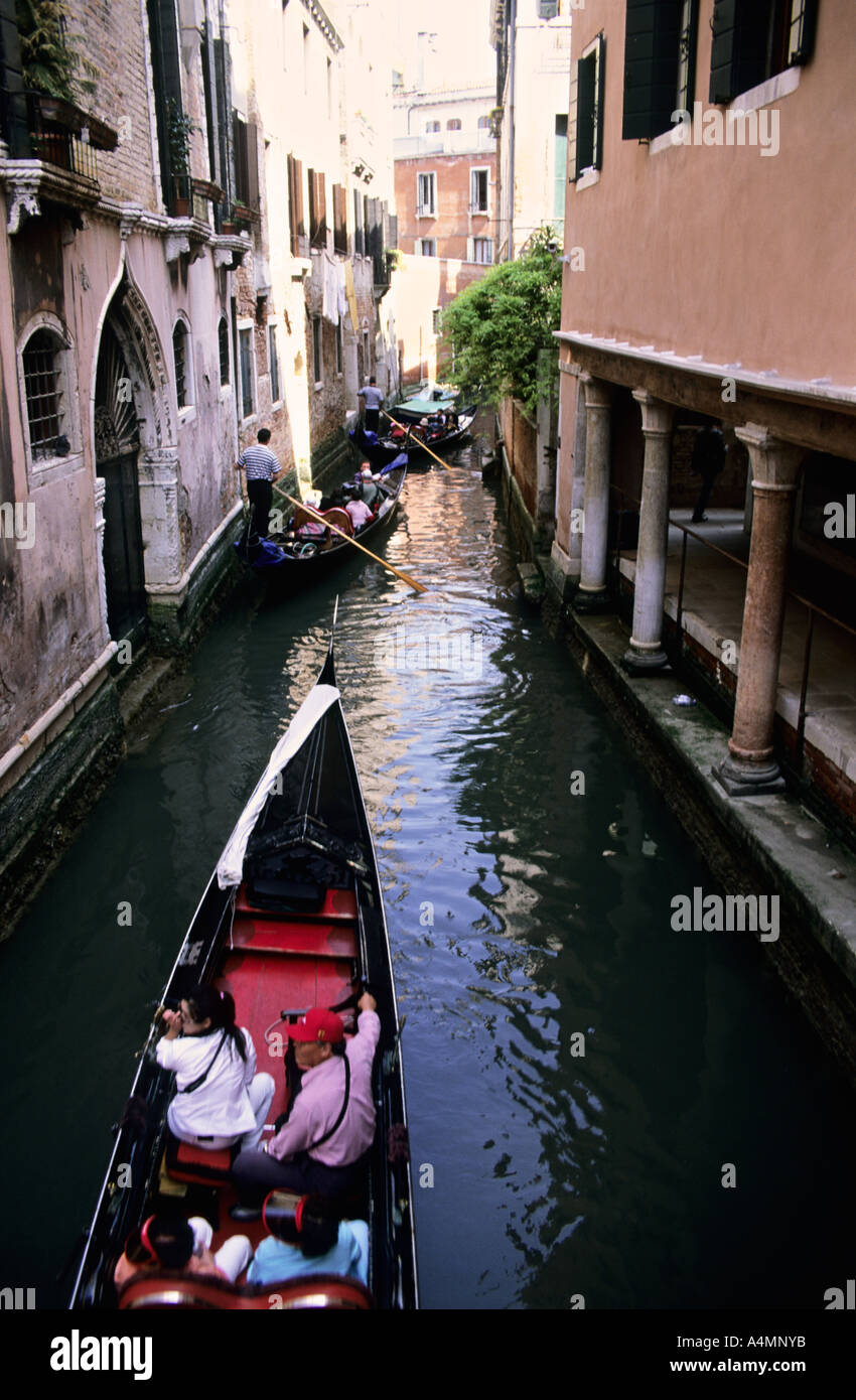 Gondola venice overhead hi-res stock photography and images - Alamy