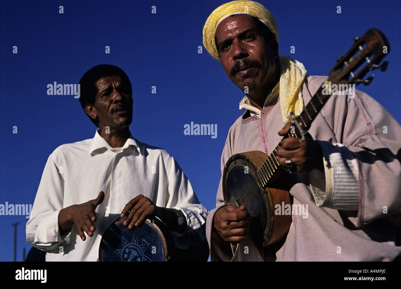 Moroccan street musicians hi-res stock photography and images - Alamy