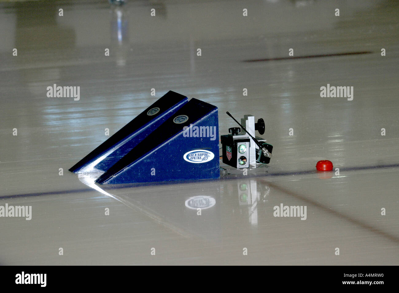 Long track speed skating Stock Photo - Alamy