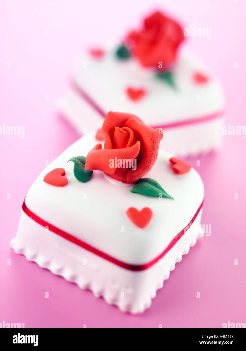 ICED LOVE CAKE Stock Photo - Alamy