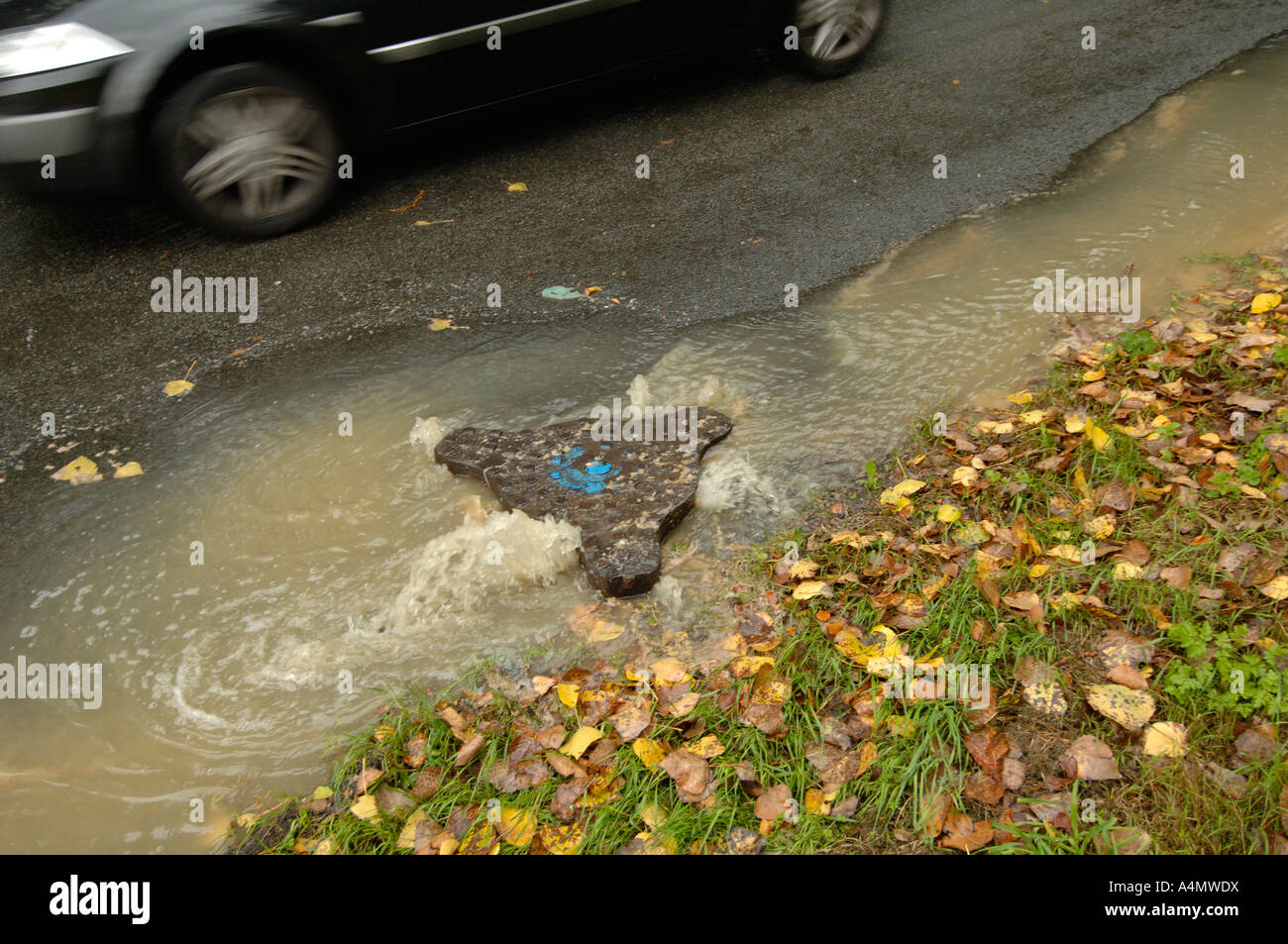 Water flooding manhole hi-res stock photography and images - Alamy