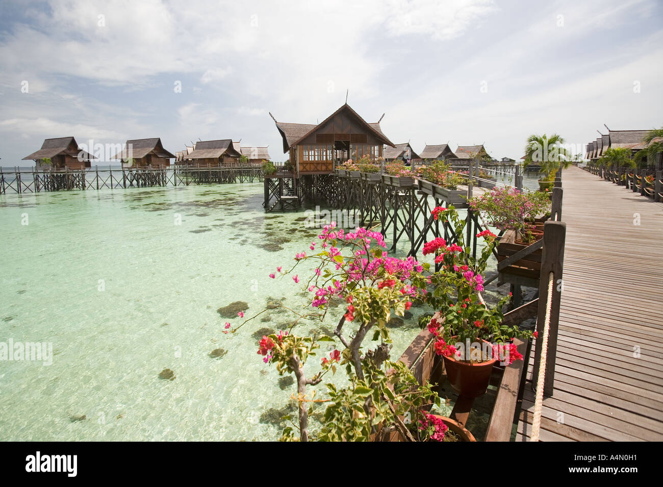 Malaysia Borneo Sabah Semporna Sipadan Kapalai Resort floating hotel ...